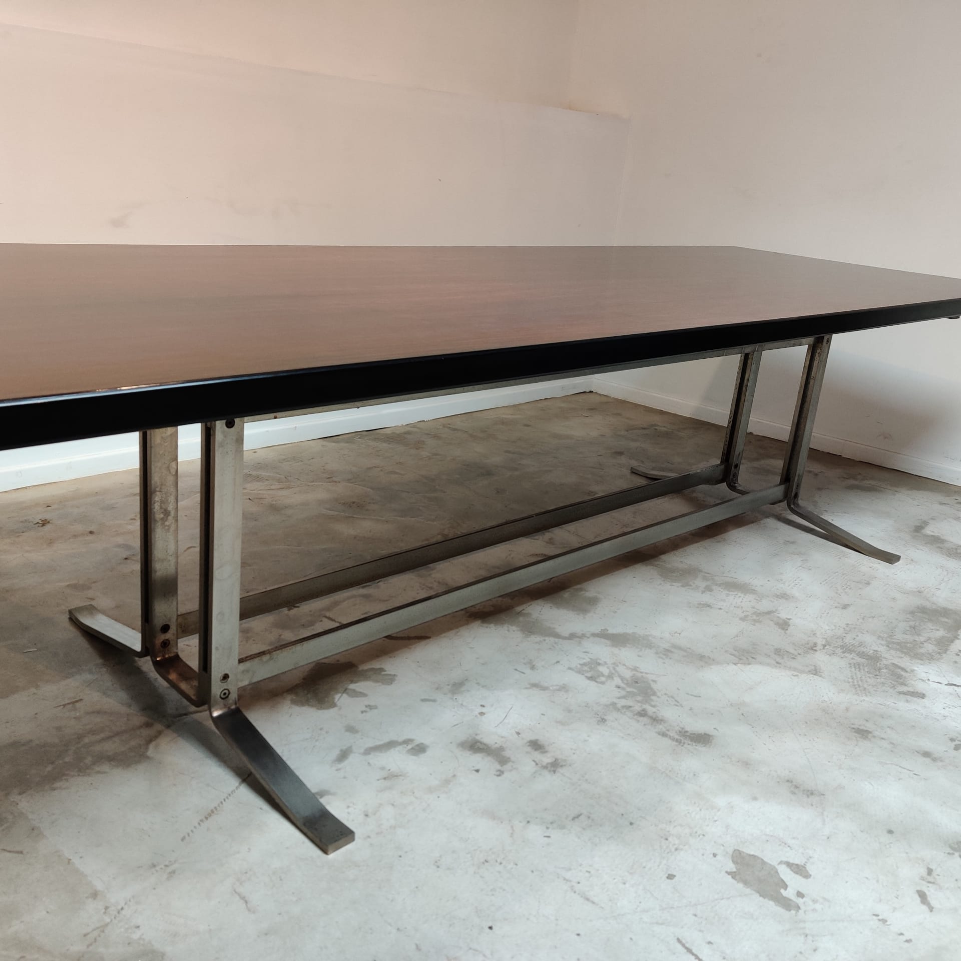 Very large Formanova dining table - Ritter Studio
